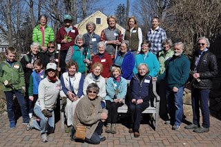 Volunteer | Garden at Tracy Library